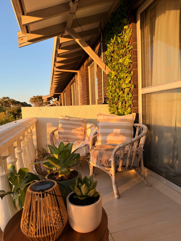 Sunset Ocean Views:walk To Beach, Home Cinema, Bbq - Perth