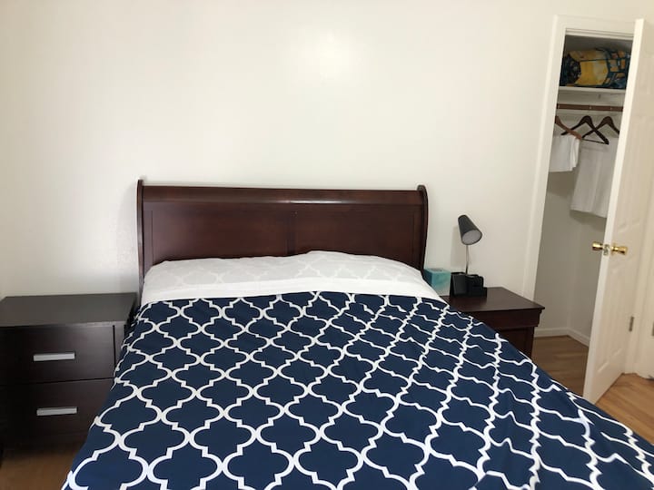 Room 2 With Free Parking And Accesss To Backyard - Millbrae, CA