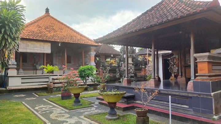 Qastrex Guest House - Gianyar