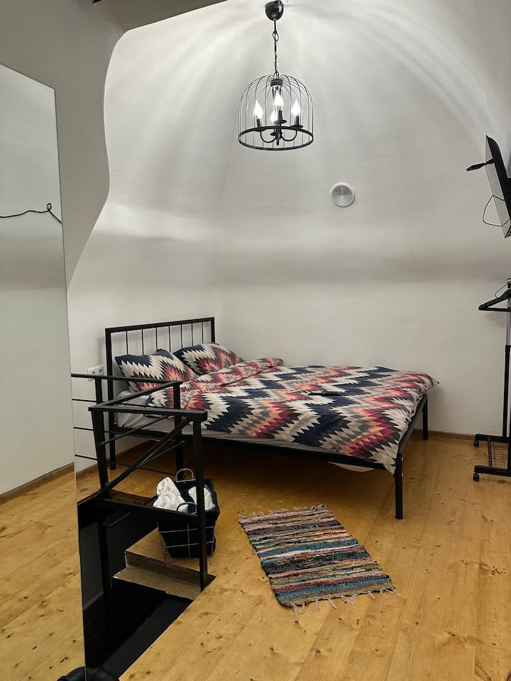 Cosy Place In Tourist Centre - Tbilisi