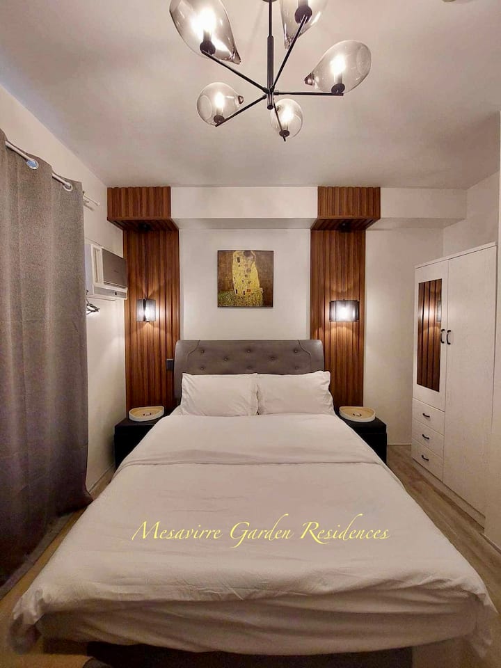 Cozy Family Ideal @ Mesavirre Condo In Lacson St. - Bacolod