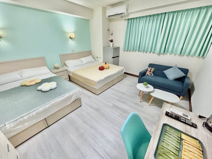 西門商圈303/捷運西門站步行1分鐘/大空間4人房 - Taipei