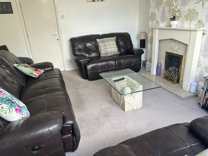A Full 5-bedroom Each With Its Own En-suite - Beverley, UK