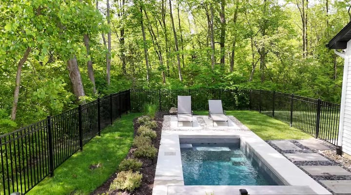 Luxury Home, Soake Pool, Pickleball & Beach Access - サウス・ヘブン, MI