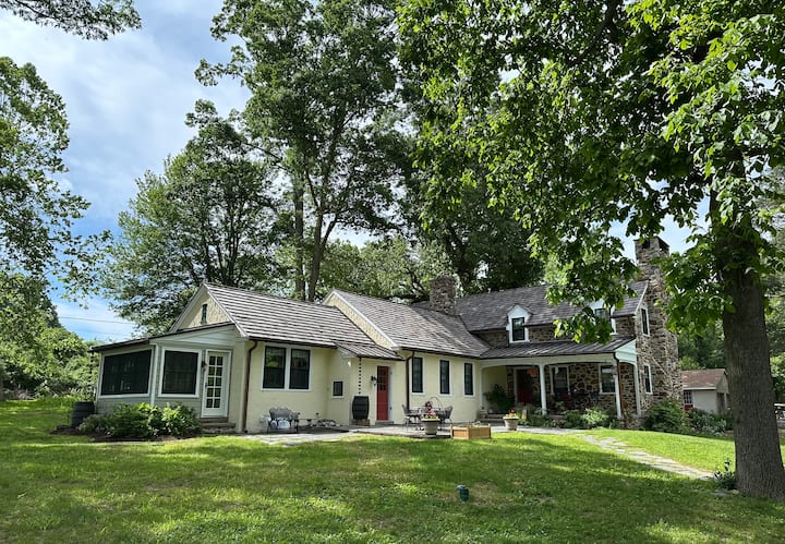 Historic Country Schoolhouse With Kitchen - West Chester, PA