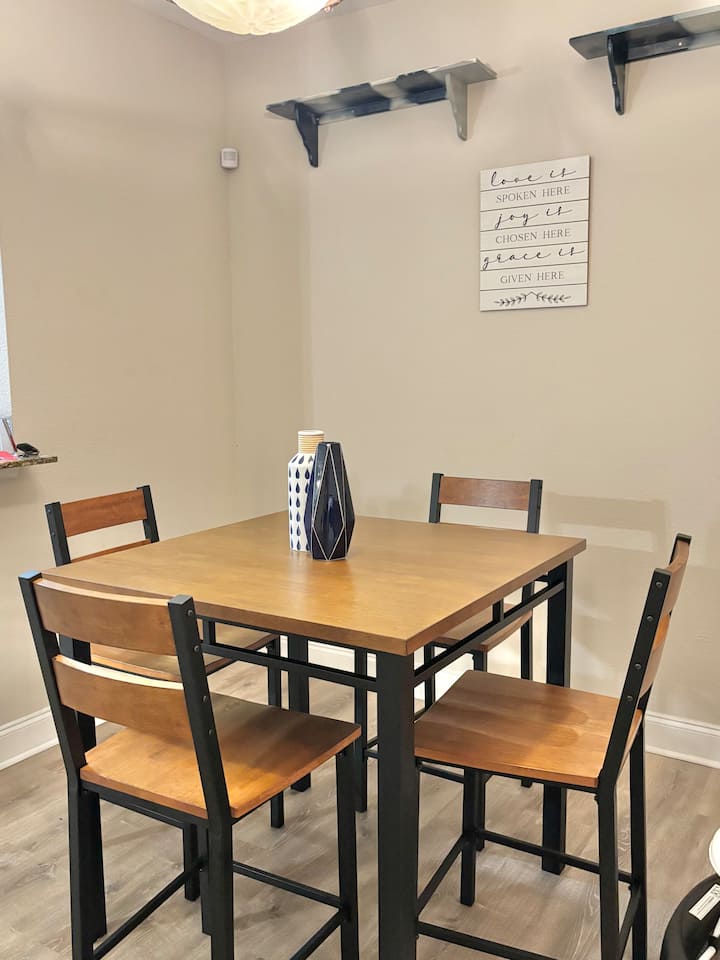 Spacious Sanctuary | Heart Of Dfw - Grand Prairie, TX