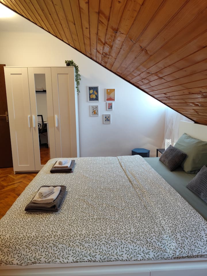 "Oldie" 10 Min Walk From City Center - Split