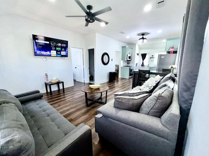 2br Casita • Gated Driveway • Near At&t Stadium - Grand Prairie, TX