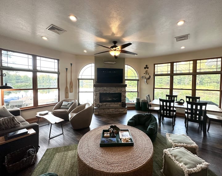 Luxury Waterfront 
Lake House - Alexandria Bay, NY