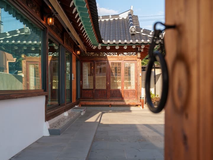 Exclusive House Hanok Stay 'Soo Hanok' - Suncheon-si