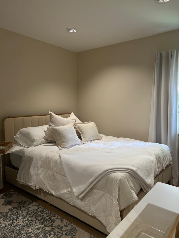 Travel Rn Retreat | 1 Room, Private Bath + Scooter - Port Jefferson, NY