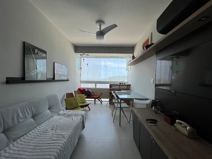 Kitnet 12° Andar Frente Praia - São Vicente