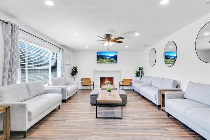 6 Bdrm 4 Bath 2 Full Kitchen - Riverside, CA