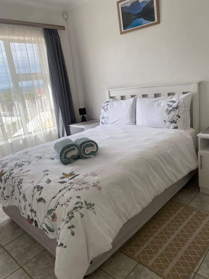 Cozy Cove.
Sunny And Comfortable Apartment. - Jeffreys Bay