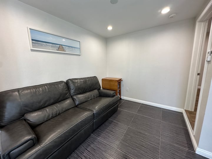 Private Entrance With Kitchen - La Puente, CA