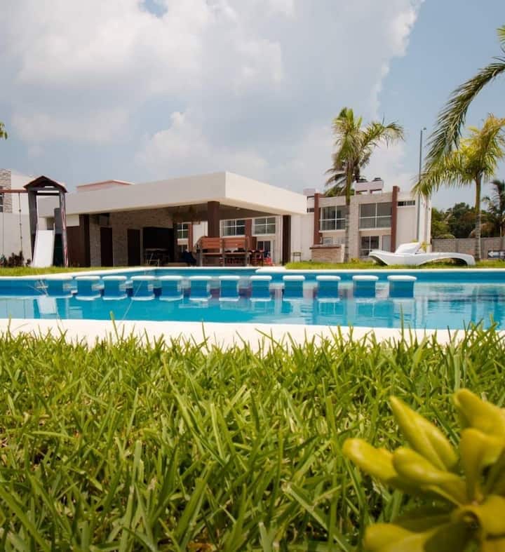 Cómoda Casa En El Dorado Boca Del Río Con Alberca - Boca del Río