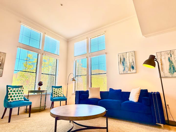 Irvine 3 Bedrooms Apt With Pool - タスティン, CA