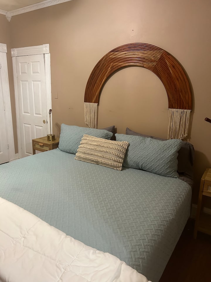 Garden Cottage - Granbury, TX