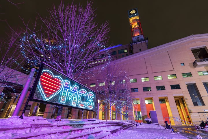 Suite Life 2br, 2ba | Walk To Mall | Free Parking - Mississauga