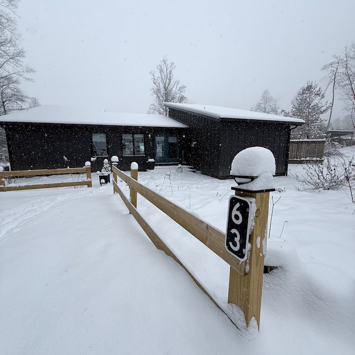 New Home Hot Tub~gourmet Kitchen~king Bed~goats! - Hendersonville, NC