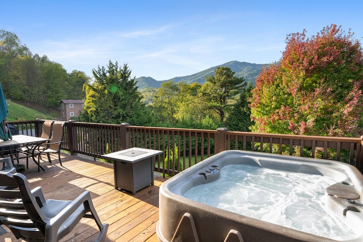 Views! City Center, Easy Roads, Mins To Asheville! - Maggie Valley, NC