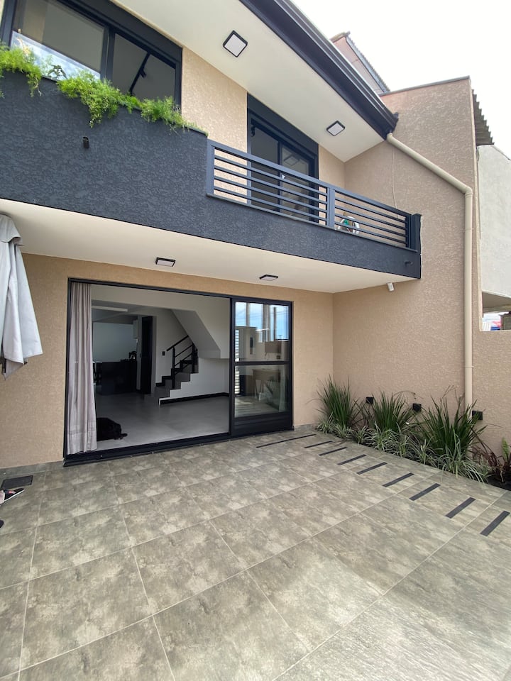 Beira Mar, Ar Condicionado E Muito Conforto! - Matinhos