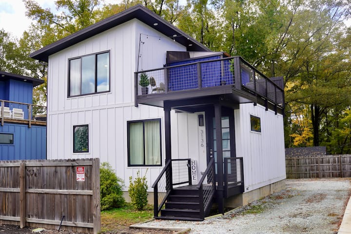 Rooftop Retreat Near Duke/rtp W/ Free Parking - Durham, NC