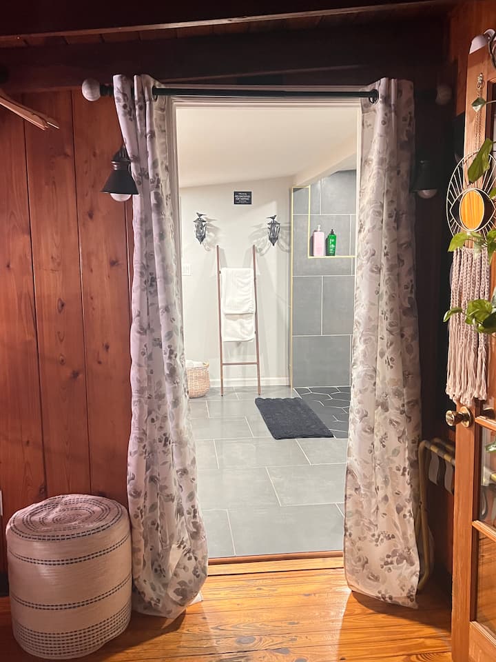 Madi’s Down To Earth Studio! - Tampa, FL