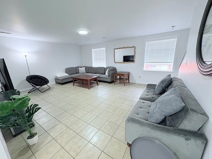 Spacious Two Bedrooms Apartment - Pittsburgh