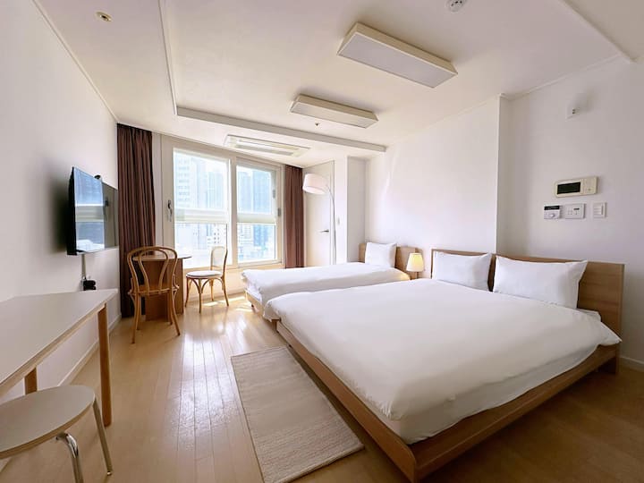 Roomo  #엘시티와해변1분#클럽디오아시스35%할인#요트할인#넷플릭스#청결#취사 - Busan