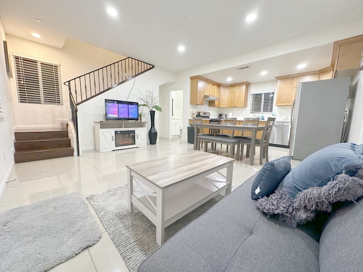 Westminster's Disneyland 3b Home Sleep 7 - Huntington Beach, CA