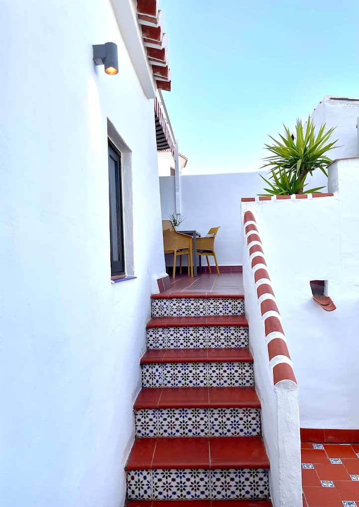 Andalusian Home With Roof Terrace In Heart Of Town - Frigiliana
