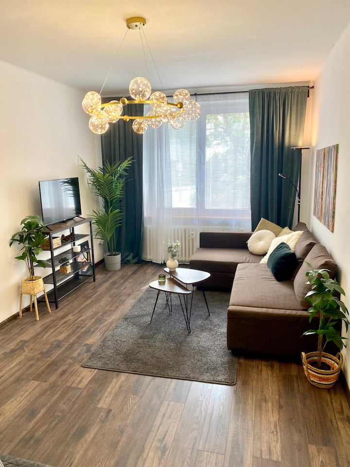 "James Dean" Apartment - Next To Nivy Bus Station - Bratislava