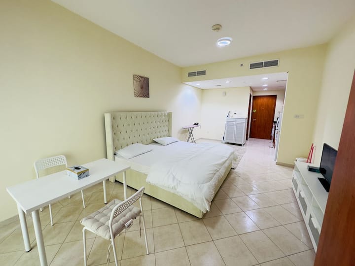 Cosy Lake View Apartment - Dubaj