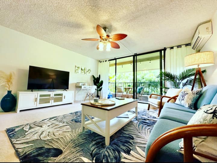 Beach & Pier | Pool • Town • Free Parking - Kailua-Kona, HI