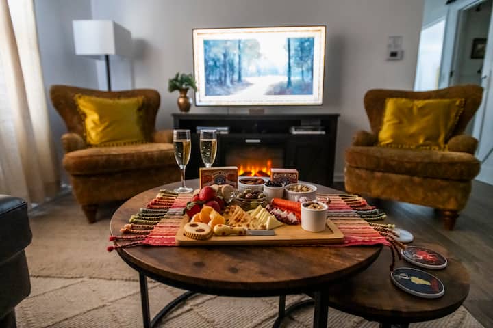 2 Private Suites W/connected Hall, 0.4 Miles Owu - Delaware