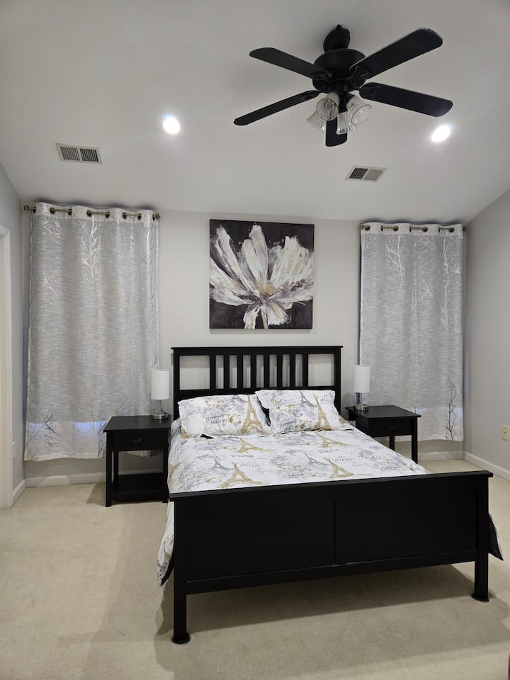 Large Master Suite, Private Bath, Ideal Location - Fairfax, VA
