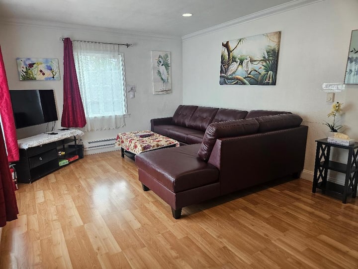 Beach Room/shared Bathroom - Monterey, CA