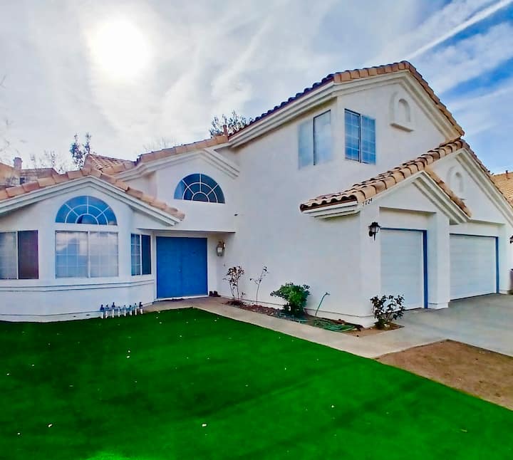 Most Coveted W Palmdale 5+3 Home - Palmdale, CA