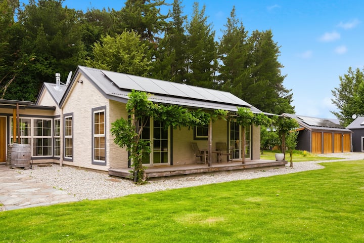 Arrow Junction Cottage With Two Ensuites - Arrowtown