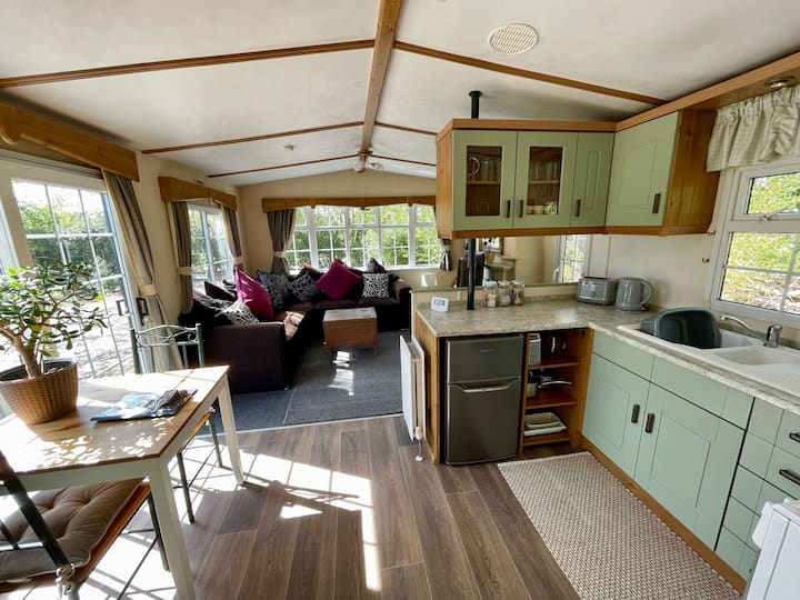 Peaceful, Rural, Mobile Home Retreat, Two Bedrooms - Mundesley