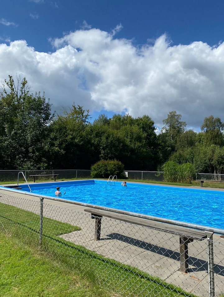 Mysig Stuga Mitt I Skogen - Zweden