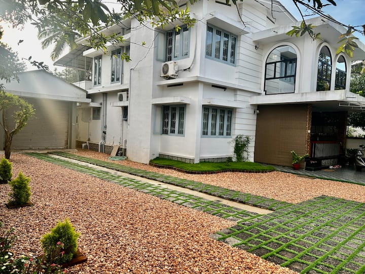 Serene 2br Haven In Manganam - Kottayam