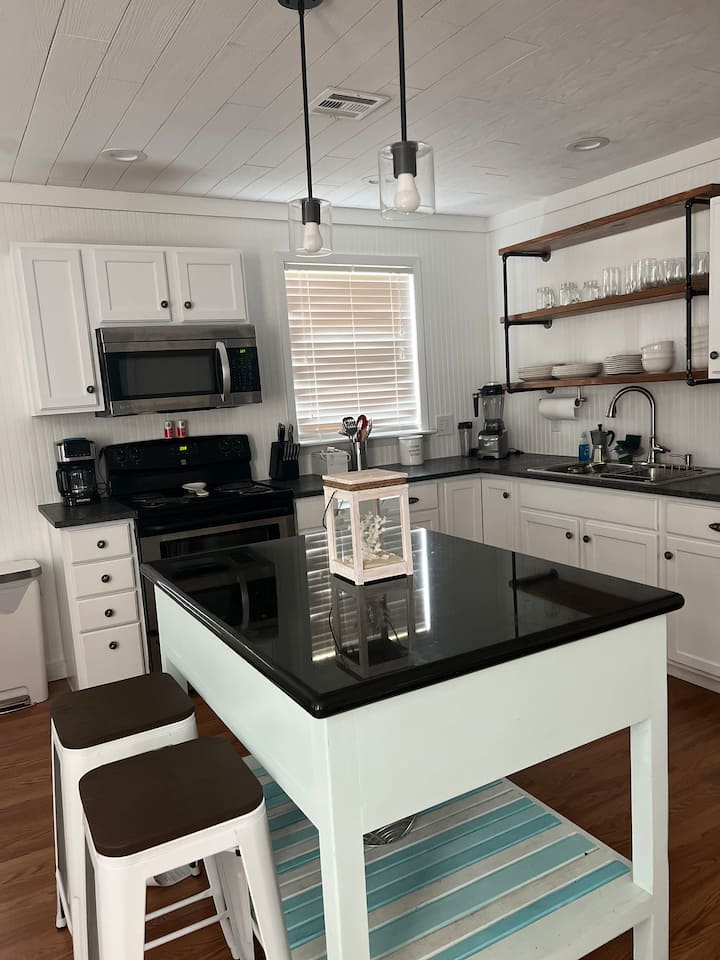 Family Beach Access House - Crystal Beach, TX