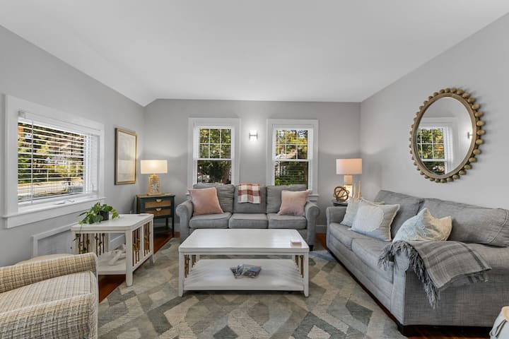 Walk To Beach, Main St, Bike Path; Dog Friendly - Chatham, MA