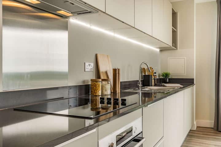 A Luxurious Stay All By Yourself - Brentford