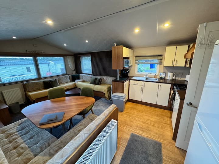 Boutique Coastal Retreat | Sleeps 8 | Pool Access - Northumberland