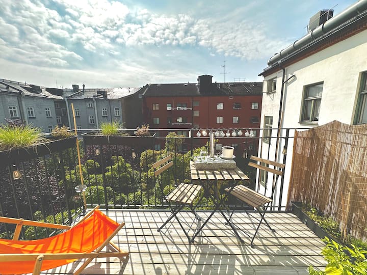 Scandi Design Oasis Overlooking Bustling Möllan - Malmö