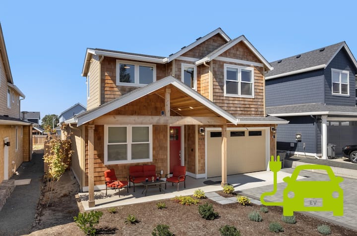 Gourmet Kitchen-perfect For Families-firepit-1 Dog - Manzanita, OR