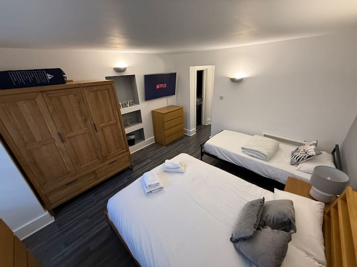Couples Retreat Bournemouth - Bournemouth